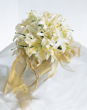 Buchetul de mireasa din cale mov sau negre, ultima tendinta | e Nunti ...